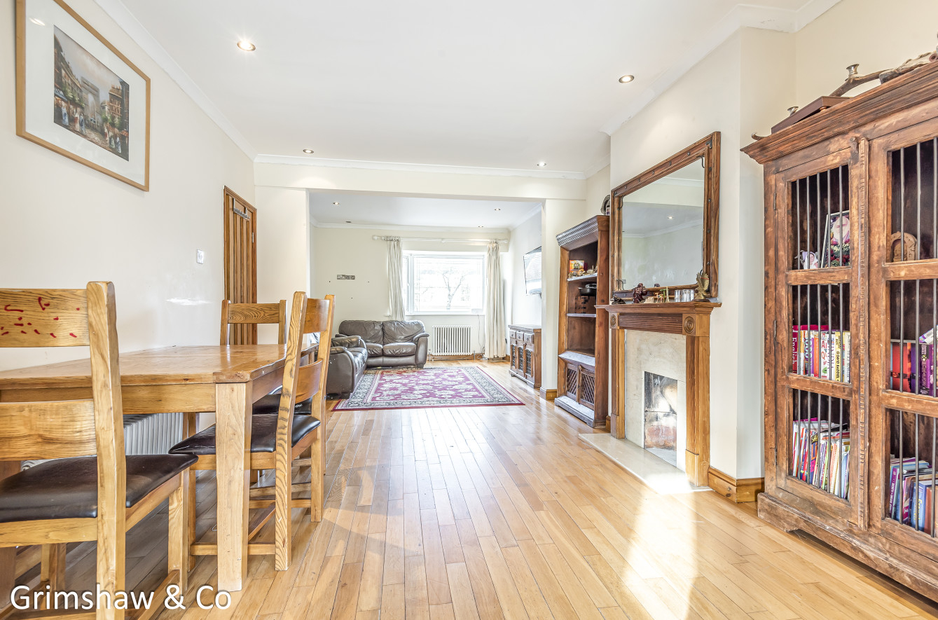 Highfield Road, West Acton 3-bedroom house|grimshaw estate agents